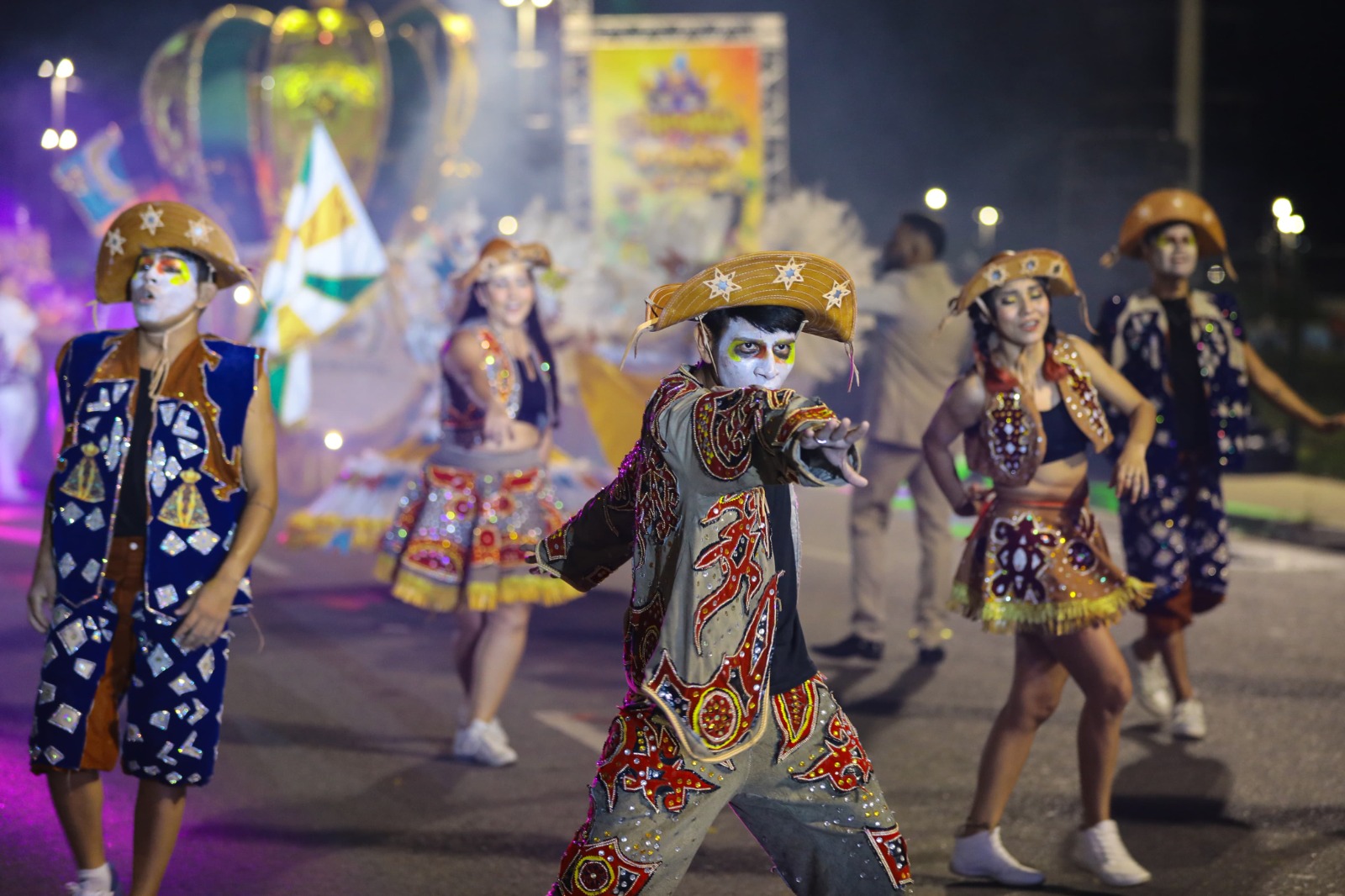 Notícias | Escolas de Samba do Grupo Experimental desfilam na Zona ...