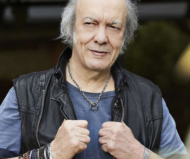 Notícias | Aos 62, Victor Fasano impressiona em ensaio de sunga branca ...