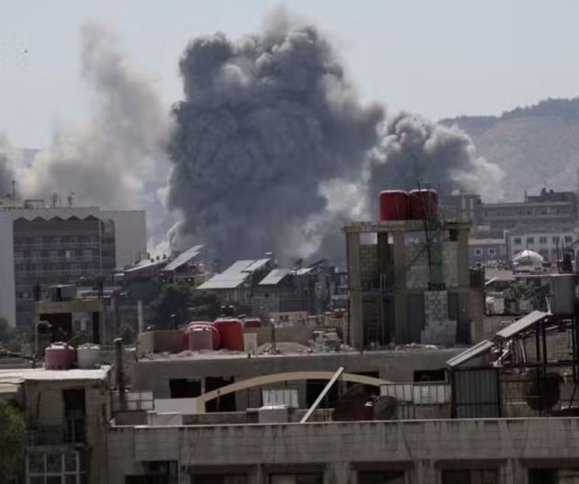 Notícias | Israel bombardeia Ministério da Defesa da Síria. VEJA VÍDEO ...